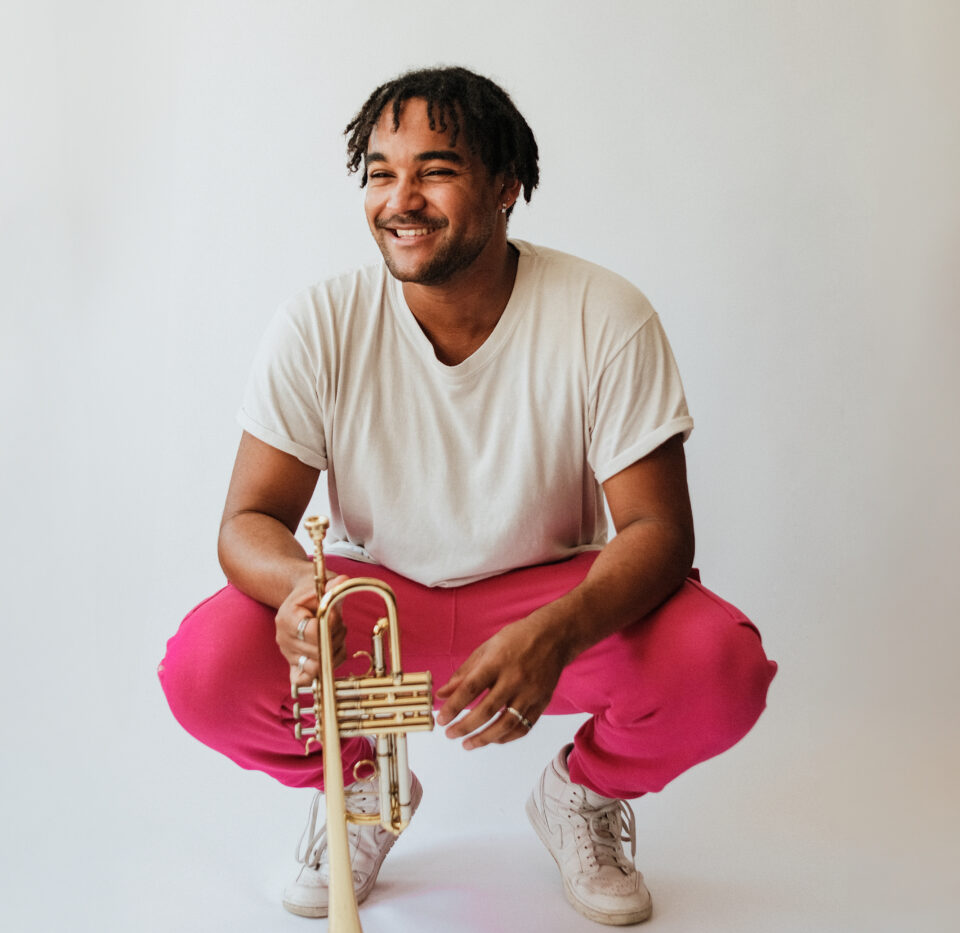 Aaron Azunda Akugbo – Maestro Arts