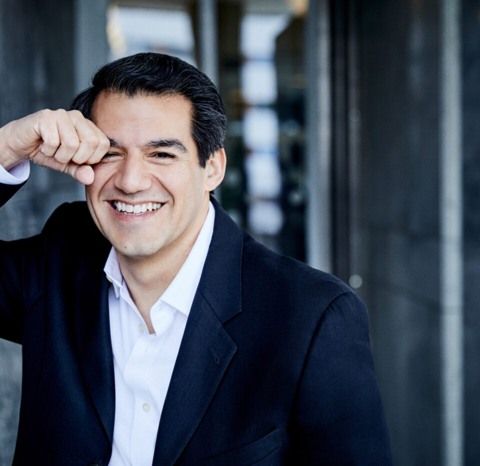 Miguel Harth-Bedoya – Maestro Arts